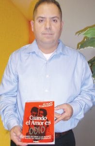 Luis Reyes, en continua campaña por la lectura | nuevosiglo.com